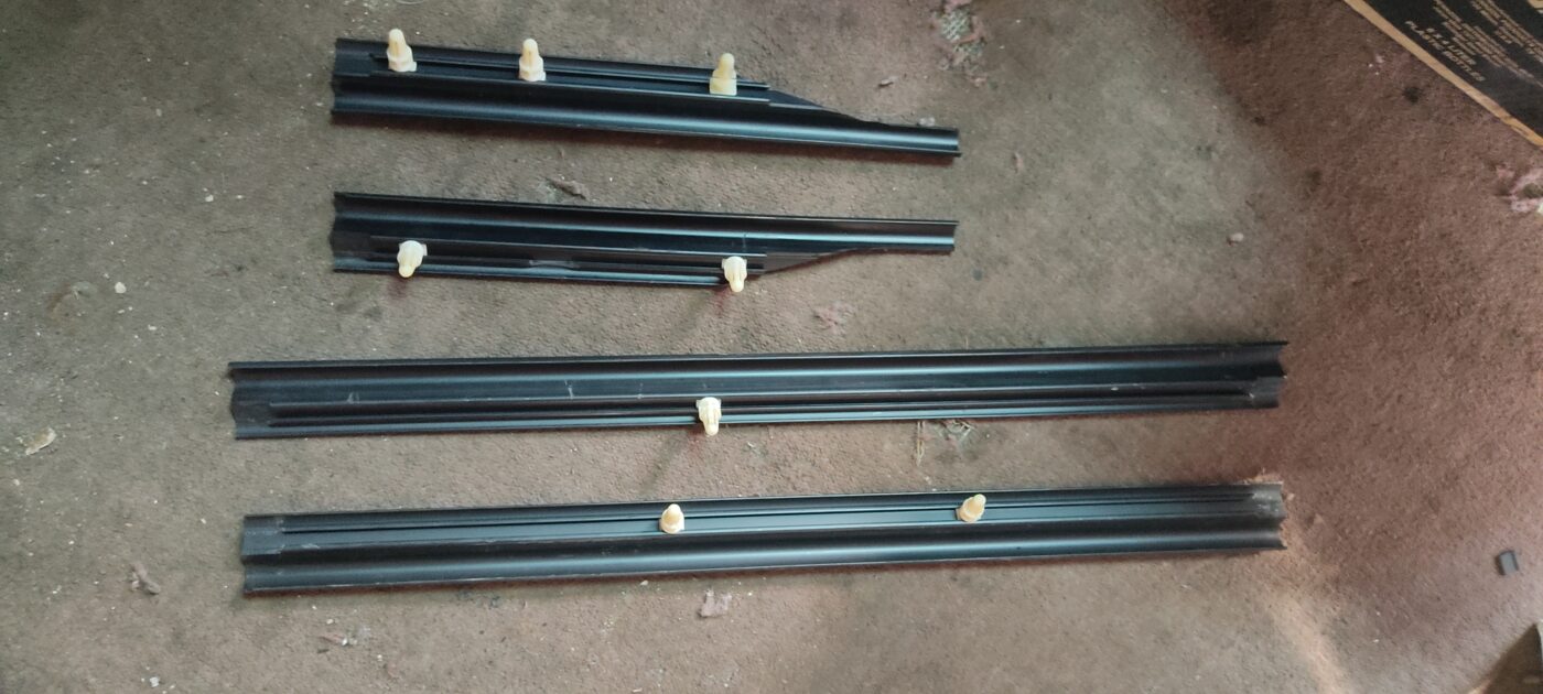 BMW E34 DOOR SILL CARPET HOLDER(USED) – Blegend Auto Parts